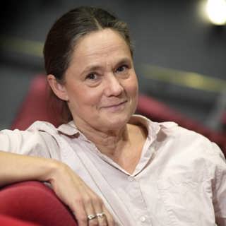 Snedtänkt med Kalle Lind | Lyssna på alla avsnitt | Podme Podcast Player